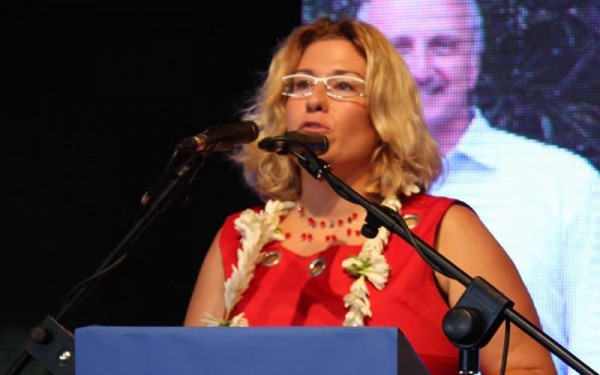 Sonia Backes : tête de liste de l’UCF - Archives CALÉDOSPHÈRE